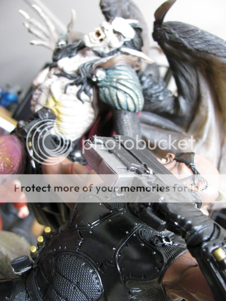 Blade vs. Dracula diorama: The Daywalker takes on the Lord of the ...