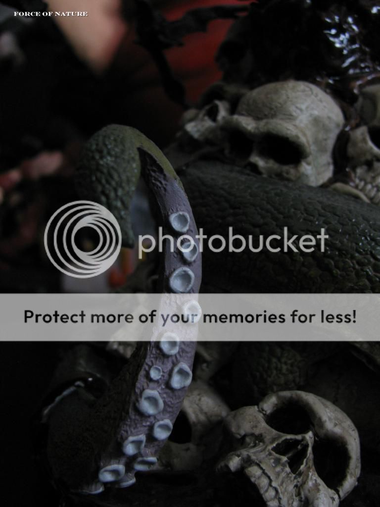 A Vampire's Story: The Vampirella Comiquette - Statue Forum