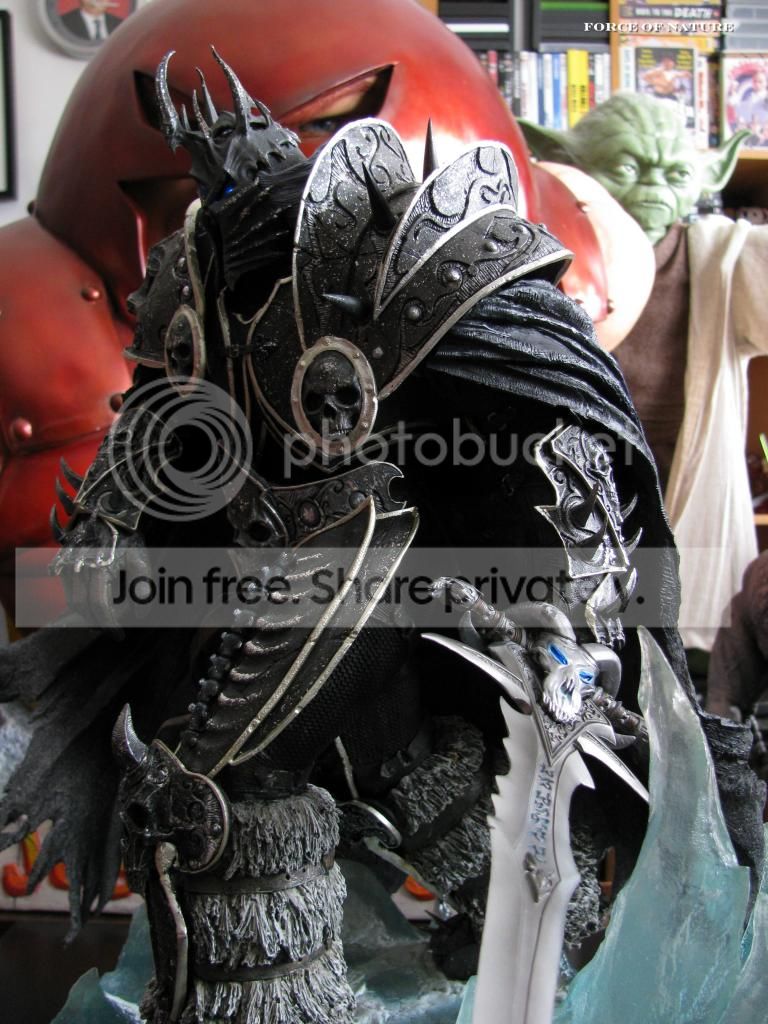 Winter Is Coming... the Arthas Statue! - Statue Forum